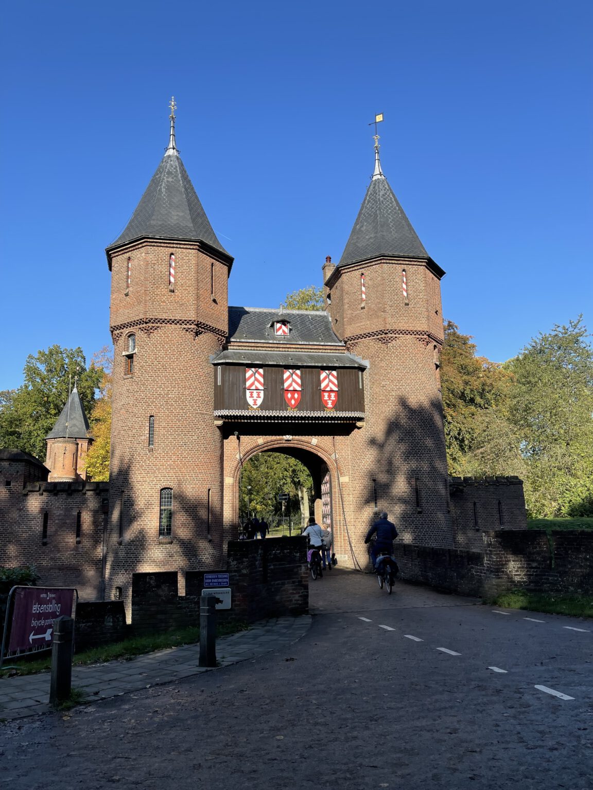Discover Castle the Haar - Edo the Dutch Explorer
